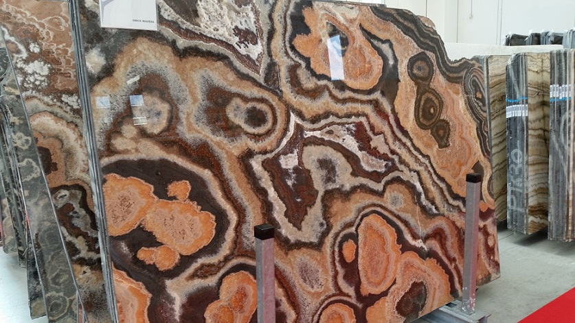 Piatra Onix in Baia Mare - Trepte, Blat Si Backsplash - Montaj