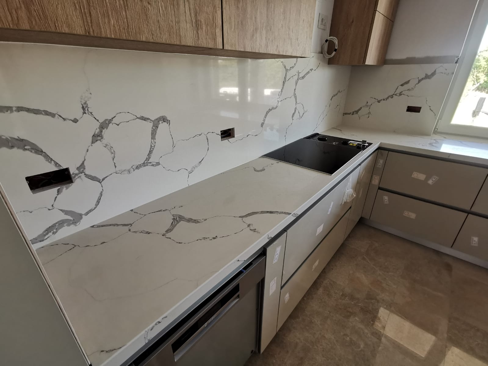 Contrablat Compozit Quartz - Blat De Bucatarie la Comanda