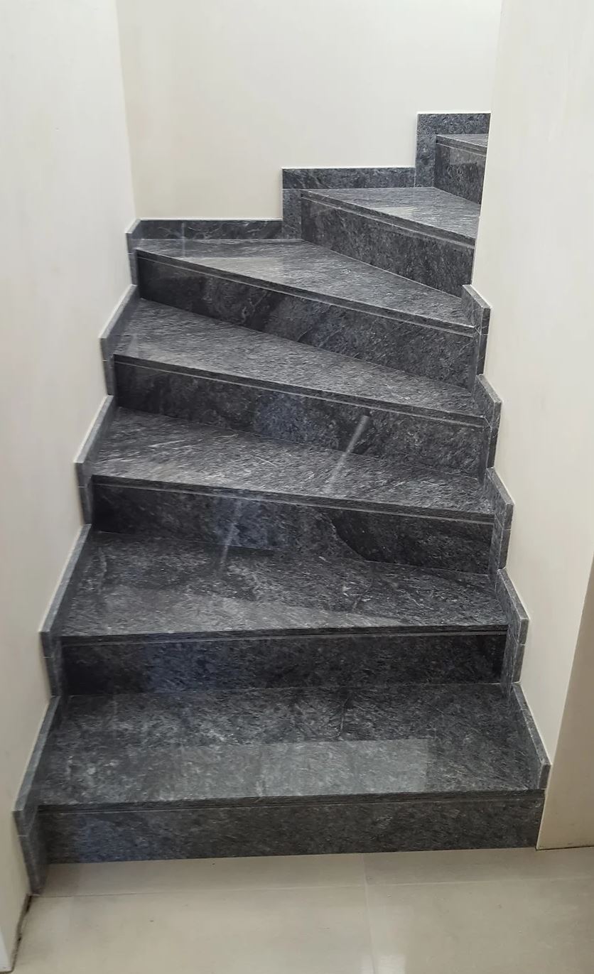 Trepte Marmura Interior Gri Alivery - Execuție Rapidă si Montaj